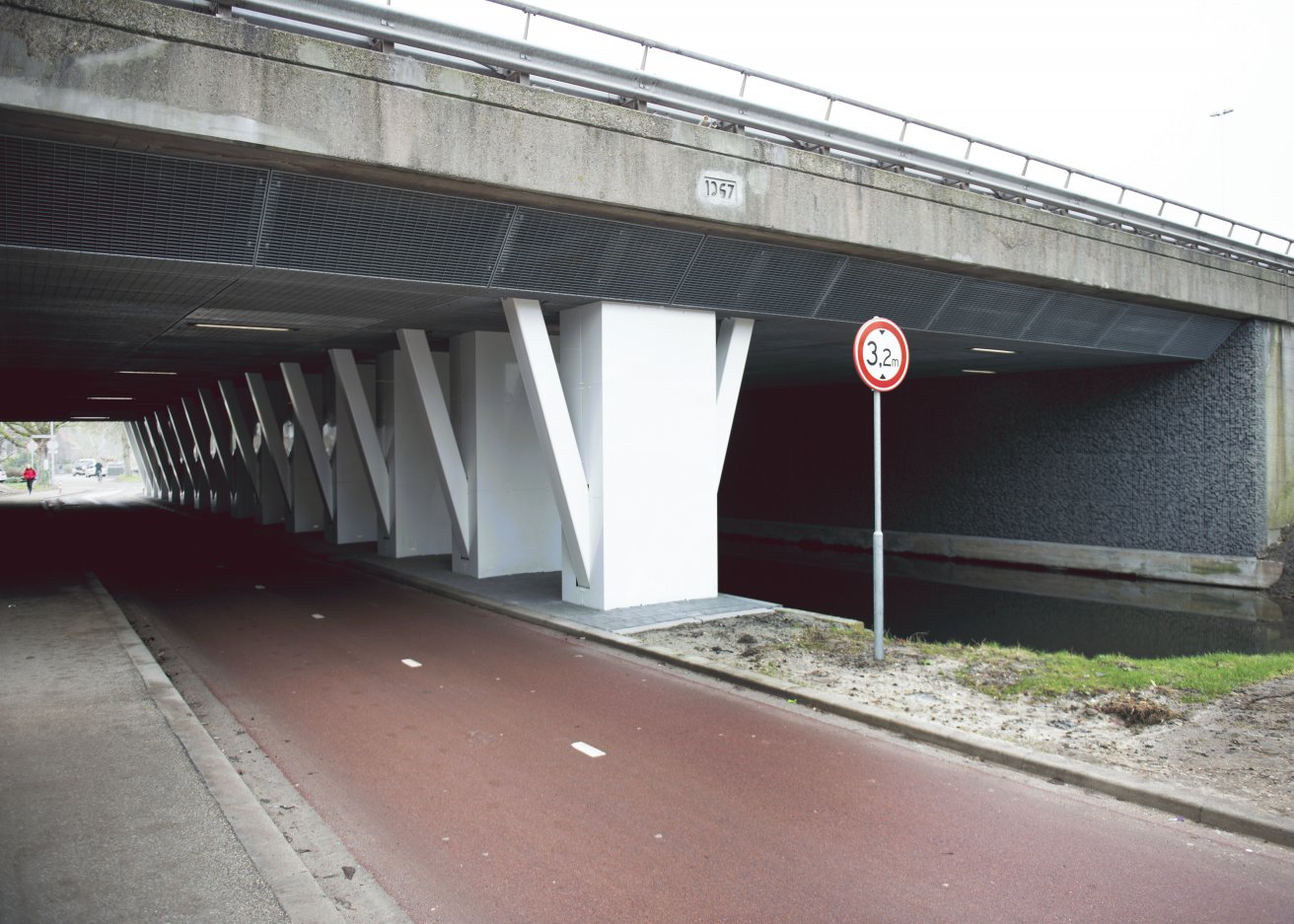 Plafondroosters renovatie viaduct - DEJO metaalindustrie